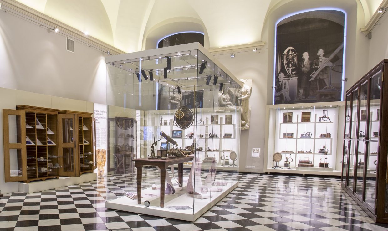Interactive Multimedia for Museums - architectural presentations